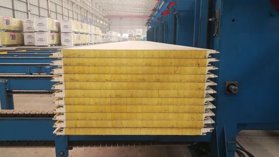 Customizable 64kg/m3 Glasswool Sandwich Panel With Free Sample