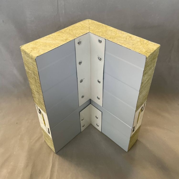 OEM Waterproof Glass Wool Sandwich Panel Corner 60kg-120kg M3 Density